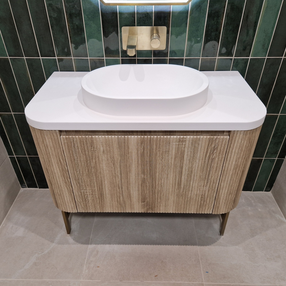 Scudo Linea Curve Oak 900mm Wall Hung Basin Vanity Unit