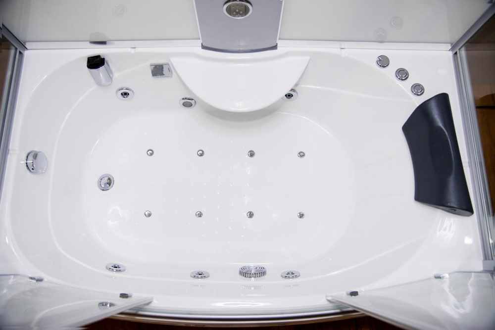 Vidalux Aegean 1700 Airspa Whirlpool Bath & Steam Shower Pod